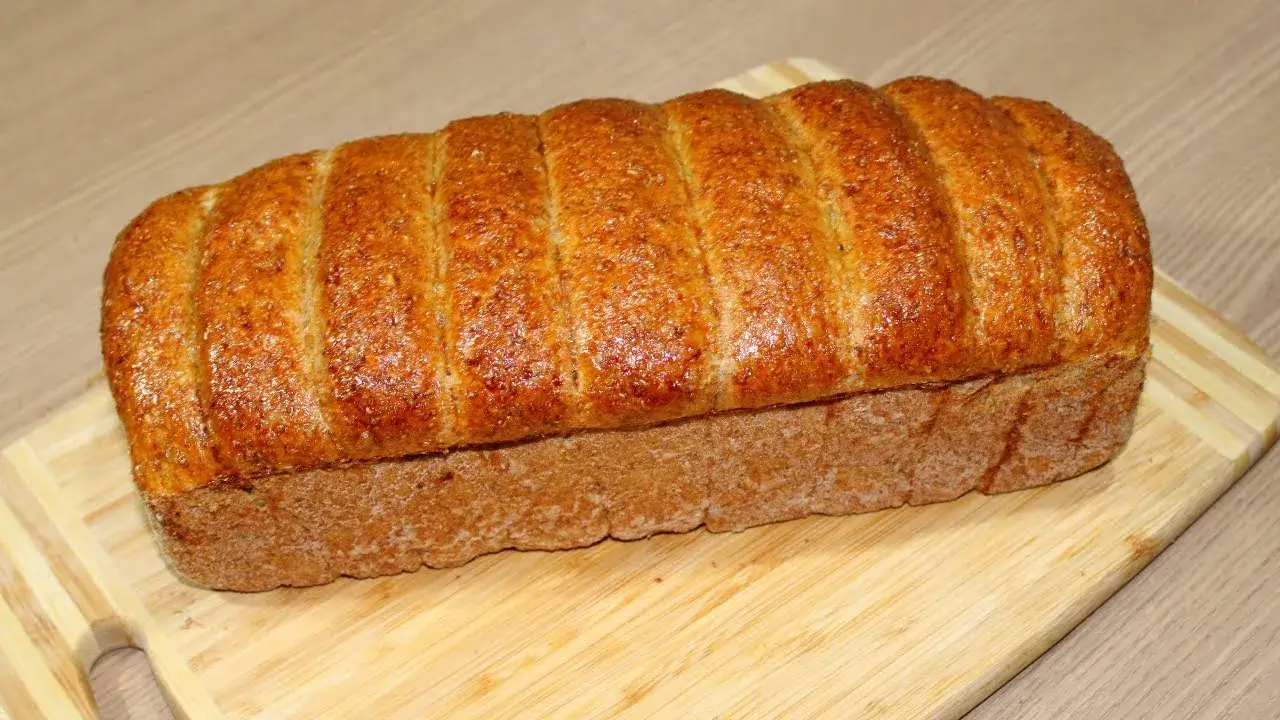 Pão Integral Fatiado Saindo Quentinho do Forno: Receita Fácil e Macia