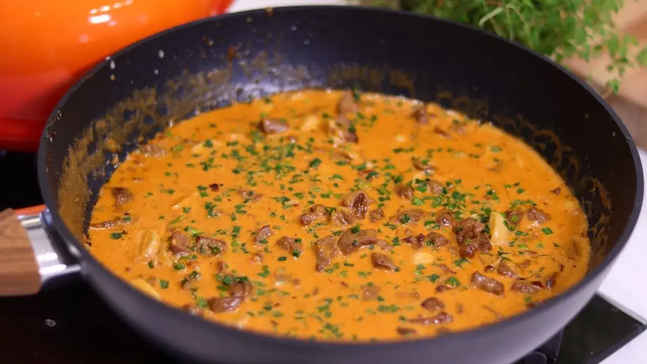 Strogonoff de Carne Cremoso com Toque de Elegância: Aprenda a Receita ...